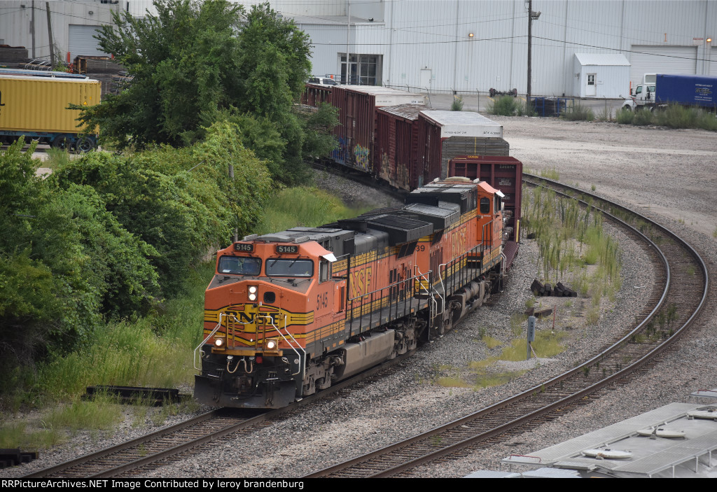 BNSF 5145 at 25th street